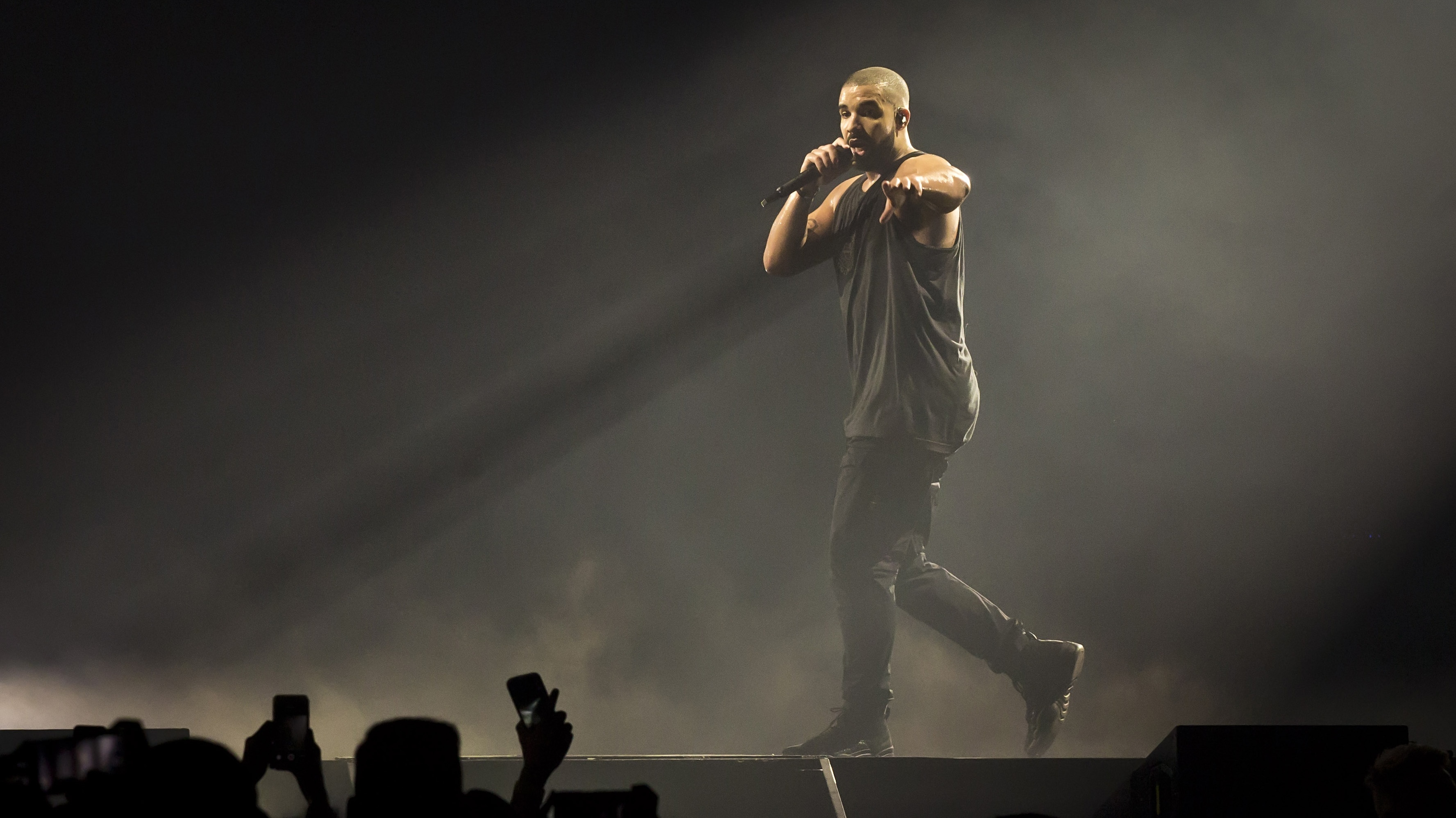 Drake Joined Backstreet Boys For A Live Rendition Of "I Want It That Way"