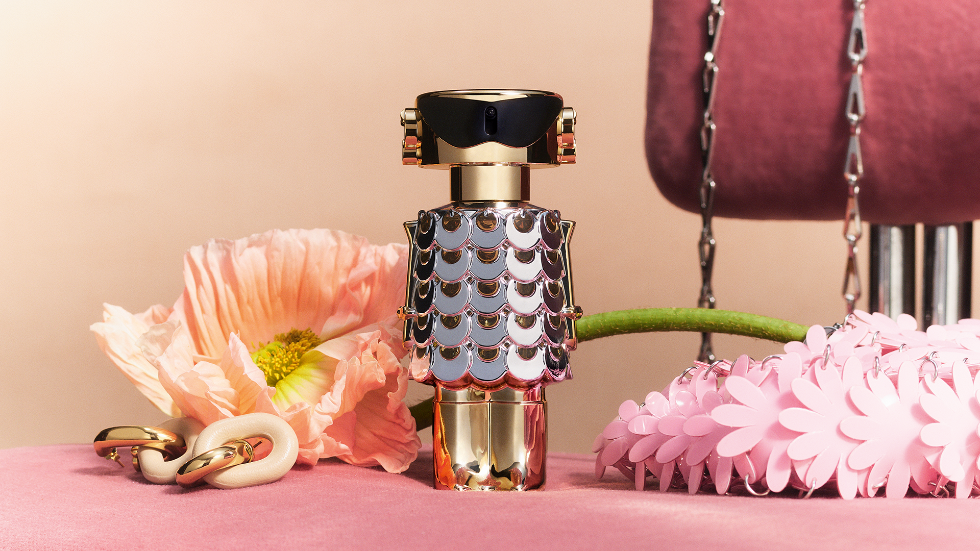 PACO_RABANNE_FAME_KEY_VISUAL_LIFESTYLE-BEIGE_HD_RGB_16X9 - Grazia