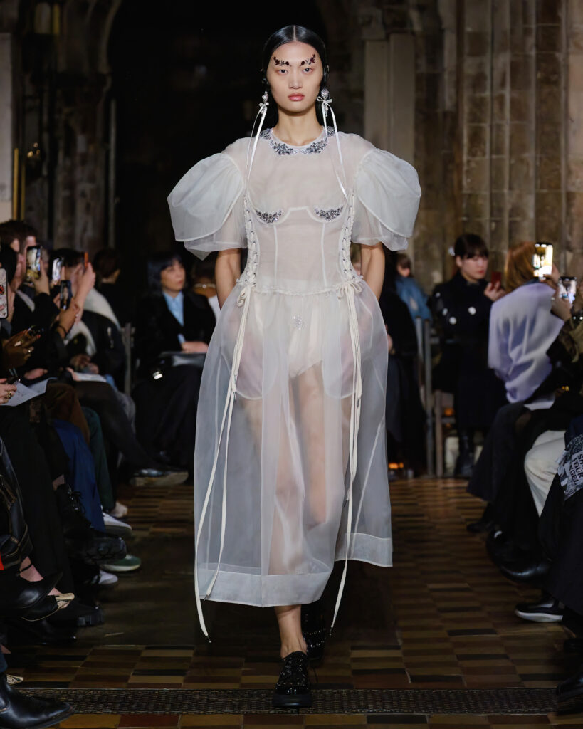 LFW: Queen Of Arts. Simone Rocha And The Victorian Wake - Grazia