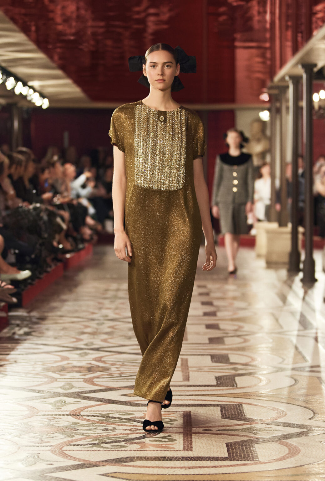 Chanel Fall/Winter 2024/25 Haute Couture: Phantom Of The Opera