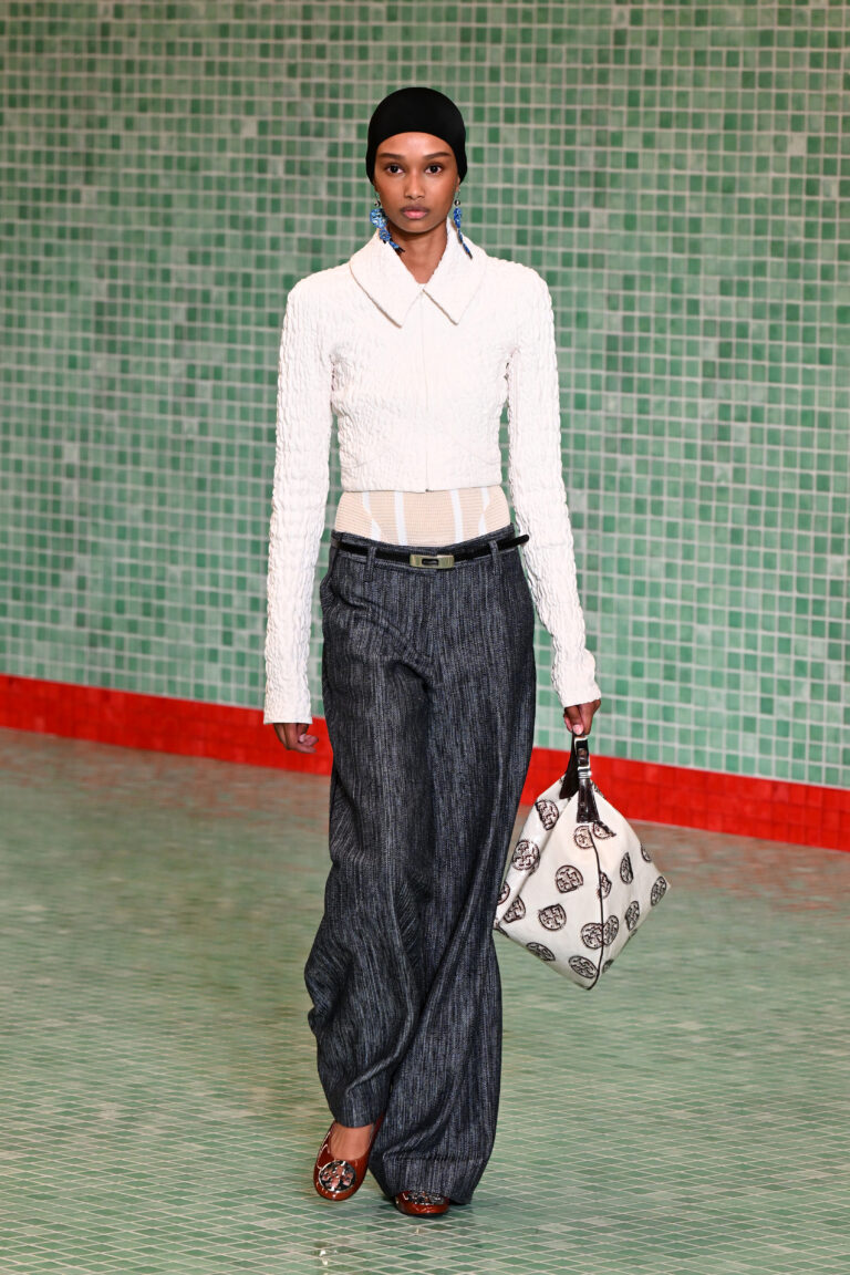 Tory Burch Has "It" With A Splashy Show Featuring Alexa Chung