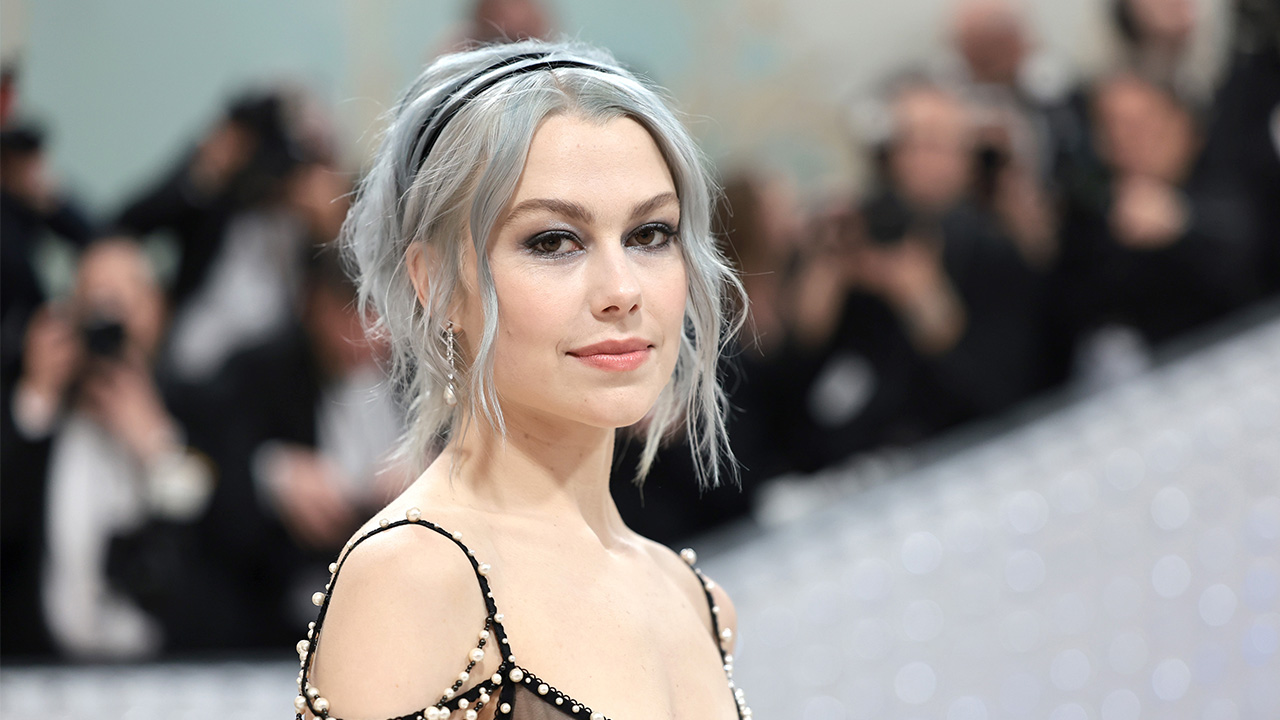 The Bonnet Trend Now Comes Phoebe Bridgers-Approved