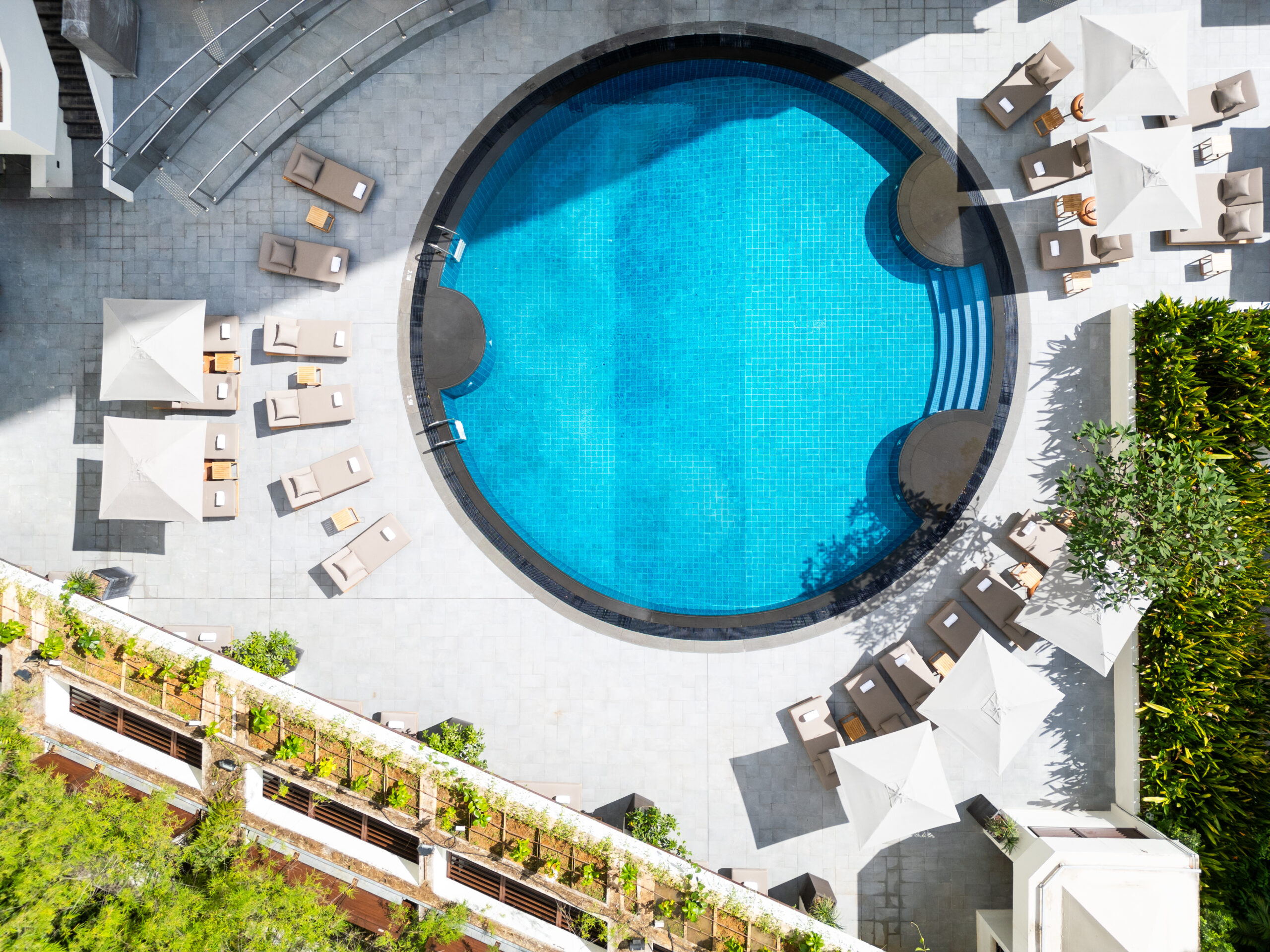 Conrad Singapore Orchard - Outdoor Pool 2 - Grazia